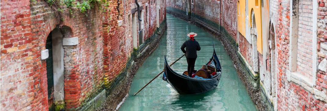 Car Hire at Venice from 23.00 GBP per day - Hertz Car Rental