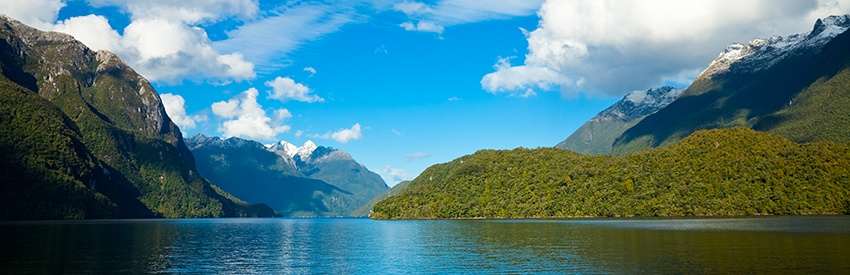 Experience the beauty of Lake Manapouri and Doubtful Sound