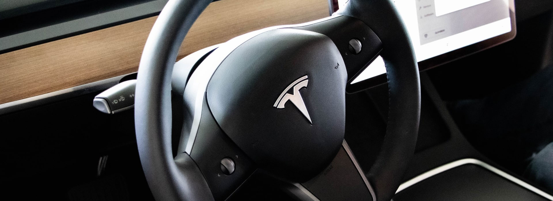 Rijden - Tesla FAQs | Hertz Autoverhuur