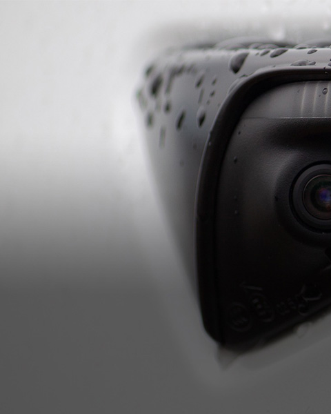 Veiligheid en beveiliging van de auto - Tesla FAQs | Hertz Autoverhuur